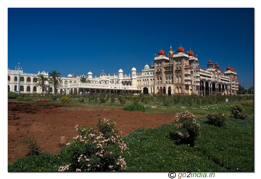 go2india.in : Mysore palace view from garden at south side