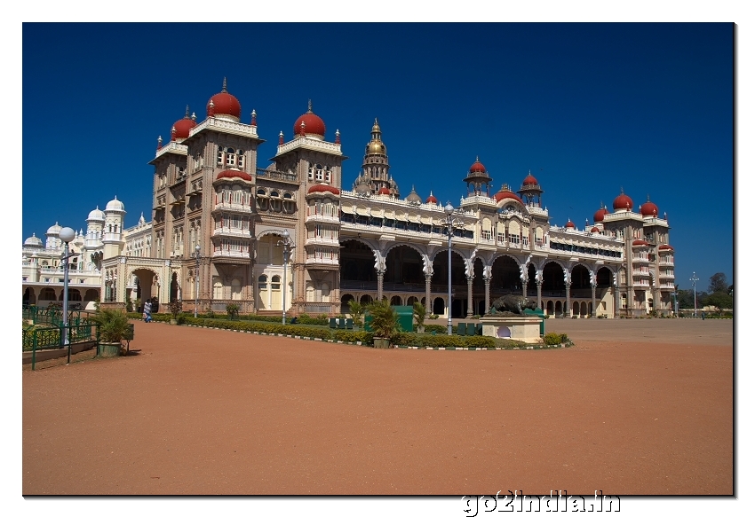 go2india.in : Mysore palace view from front side