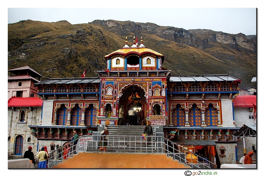 Go2india in Badrinath Dham Temple At Uttarakhand Go2india in Badrinath Dham Temple At Uttarakhand
