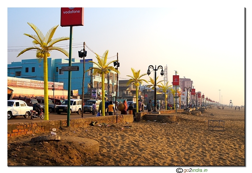 go2india.in : Puri sea beach road