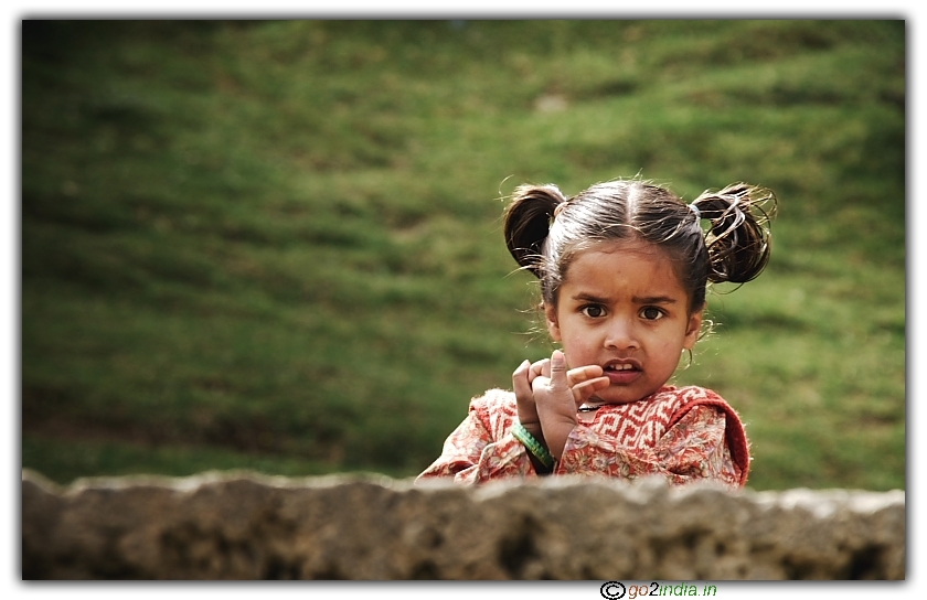 go2india.in : confused girl kid