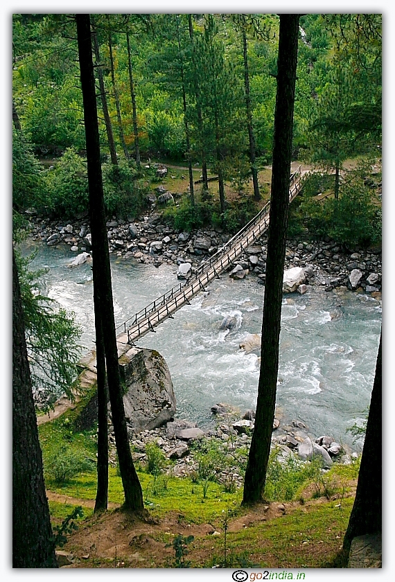 go2india.in : small bridge on Parbati river near kasol