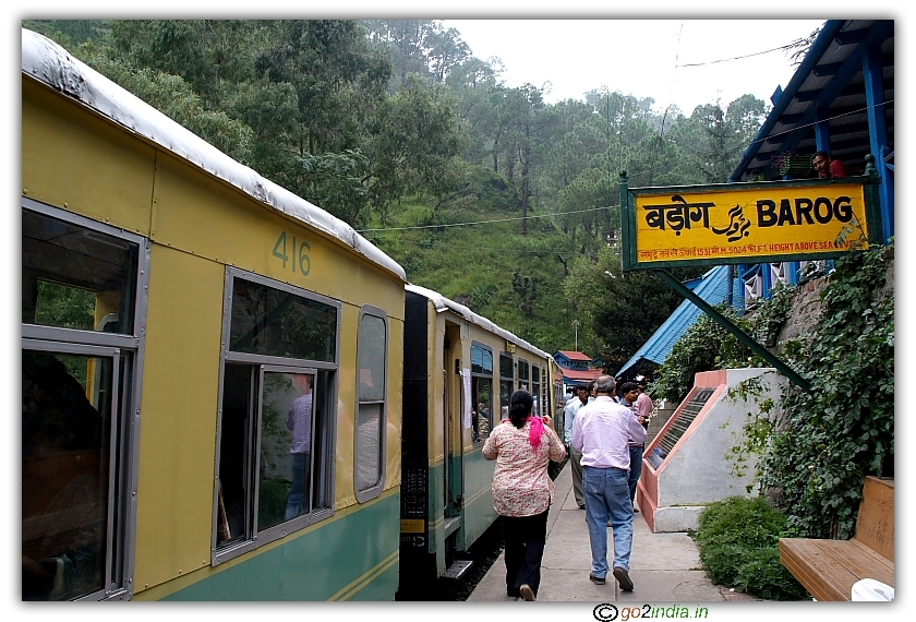 go2india.in : Barog station on the way to Shimla