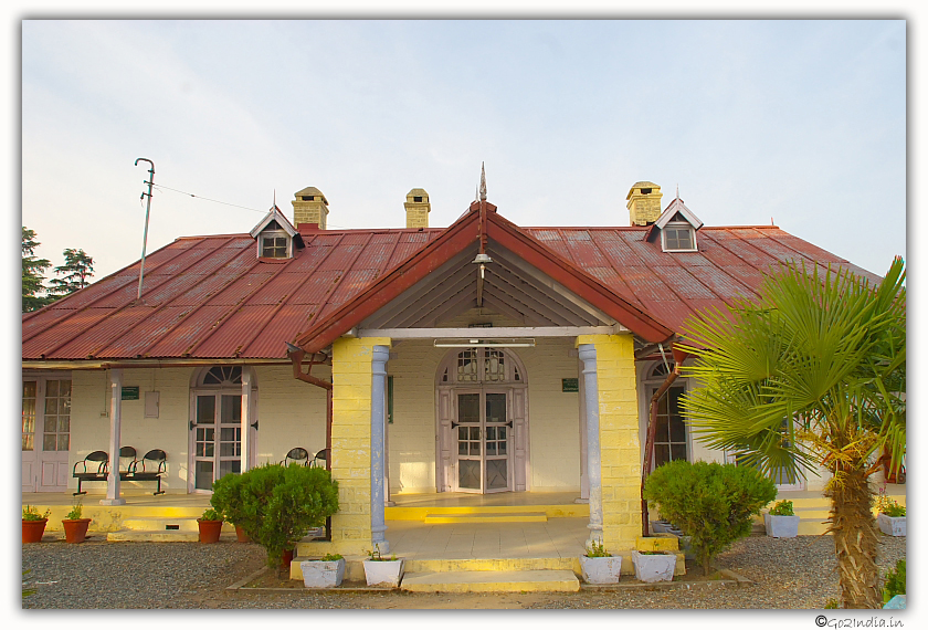 go2india.in : Forest rest house at Ranikhet
